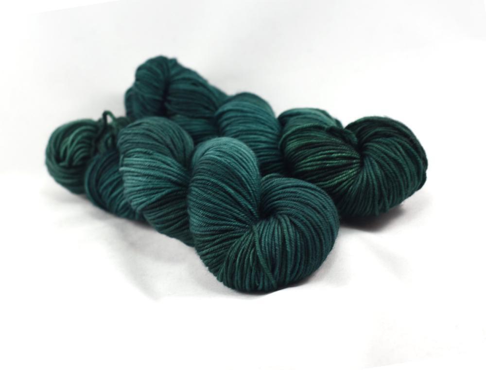 PINE FOREST GREEN YARN, GREEN HANDDYED YARN, SEMISOLID HAND DYED YARN ...