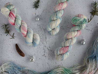 Bright speckled Christmas Yarn, Hand dyed yarn for christmas ...